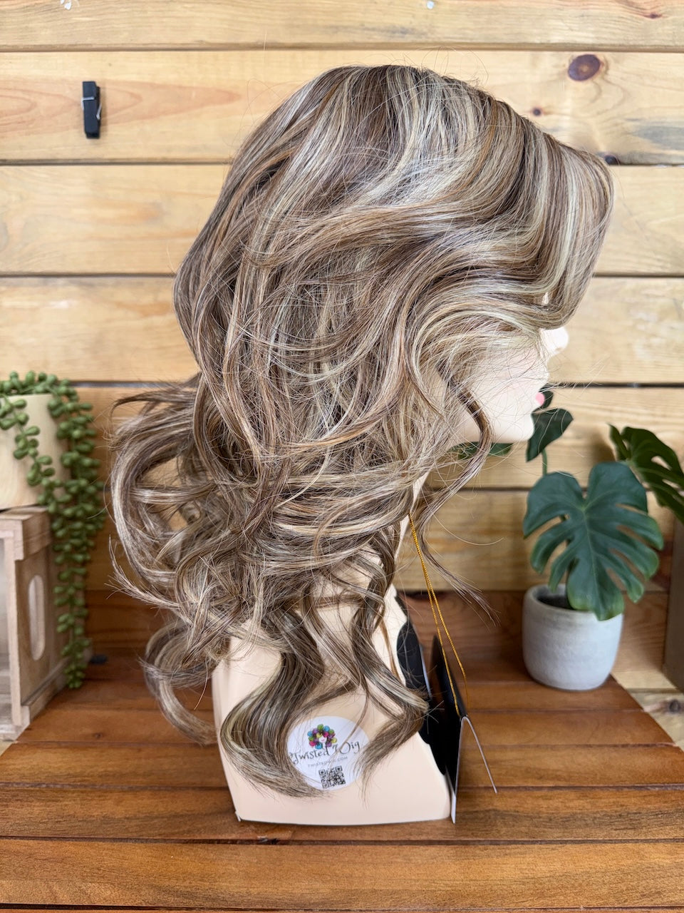 Elle | Brown Sugar Cookie-R | Twisted Wig Gently ️'d